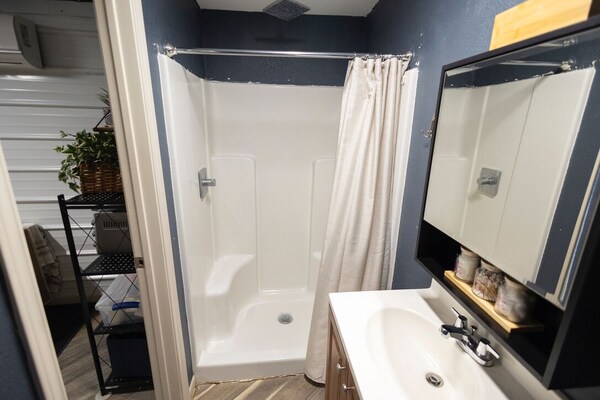 Charming Container Home In Marvelous Temple, Tx - 템플