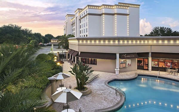 Spacious 2 Queen Suites In Orlando  Private Pool & Close To Disney - Lake Buena Vista, FL