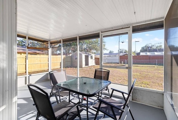 Charming Duplex In Zephyrhills! #2 - Zephyrhills, FL