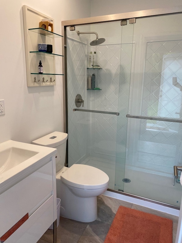 Brand New Modern Cottage In The Heart Of Glen Ellen On Sonoma Creek. - St. Helena, CA