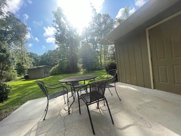 Charming Two Bedroom Cottage Steps Away From Magnolia River In Magnolia Springs - Foley, AL