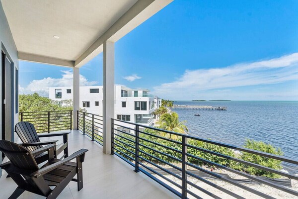New Oceanside Paradise With Pool And Waterfront Views! - Key Largo