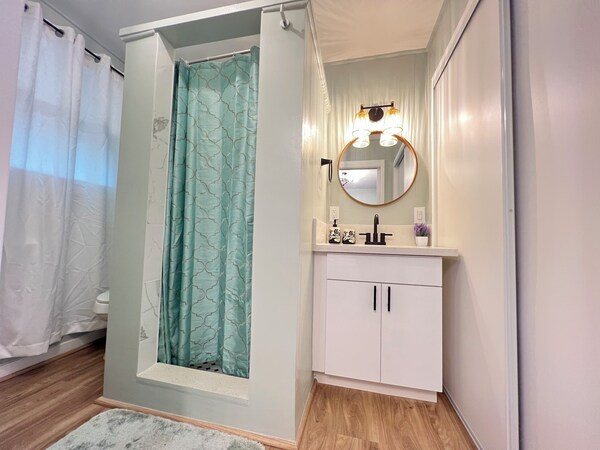 Tranquil Ground Floor Unit Central Honolulu W/ Ac - Kailua, HI