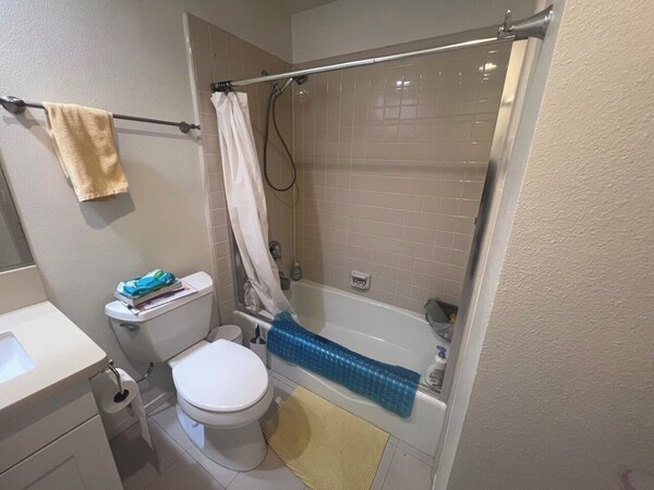 Luxury Condo Near Caltech - Pasadena, CA