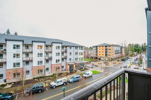 Blueground | Newcastle, Pool & W/d, Nr Park - Bellevue, WA