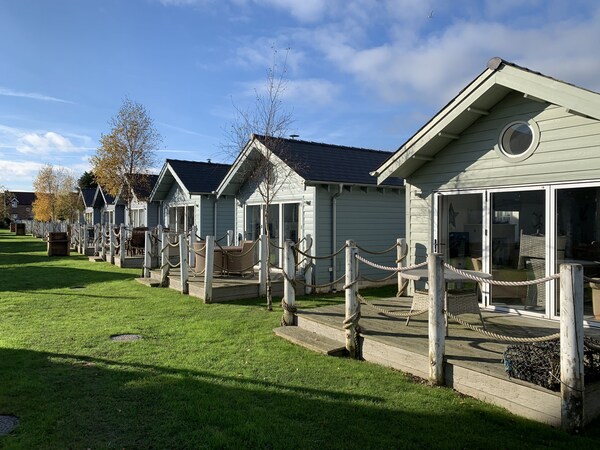 Rosie's Beach House At The Bay Filey, Sleeps 4, Dog-friendly - Filey
