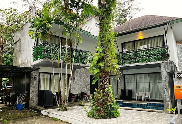 Exclusive 3-bedroom Villa With Private Swimming Pool In Kamala - Patong Beach