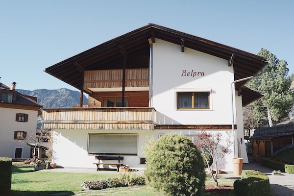 Apartment '2' With Mountain View, Shared Garden And Wi-fi - Urtijëi