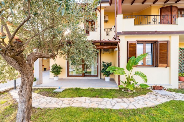 Ferienhaus 'Laura' Mit Privater Terrasse, Wi-fi Und Klimaanlage - Bari Sardo