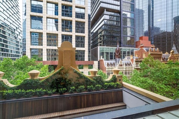 2-bedroom Split Level Apartment || 98 Sqm || Collins Street Melbourne Cbd - Kensington