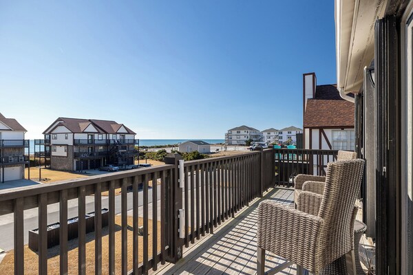 Ocean Reef 17-b2 - Almost Oceanfront 2br 2ba - Complex Amenities - Emerald Isle, NC