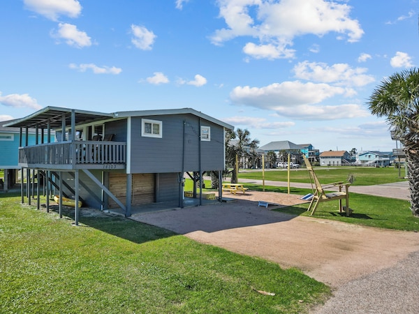Sunset Surf Lodge - Charming 2-bdrm House Near Fantastic Palm Beach, Galveston - Jamaica Beach, TX