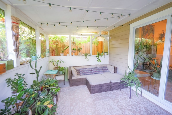 Boho-style 2 Bed 2 Bath - 5 Mins From The Beach - Fenced In Yard - Pet Friendly - Ponte Vedra Beach, FL