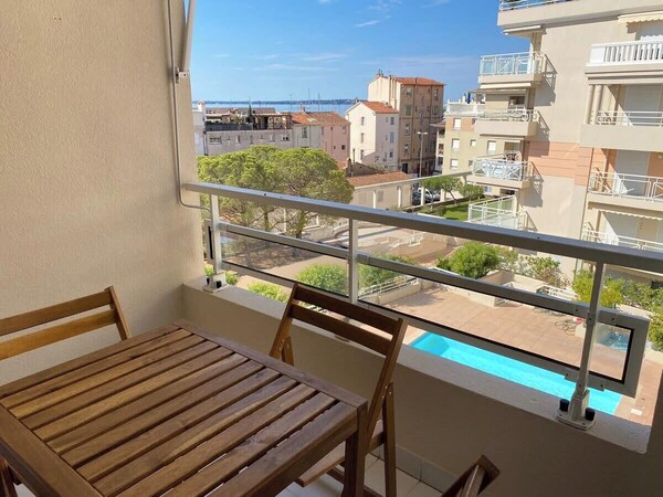 06ai - Beautiful Renovated Studio - Sea And Pool View - Juan-les-Pins
