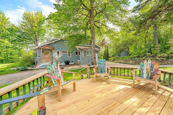 White Mountain Inn/8 Bdrm/9 Bathrms/sleeps 20 Group Retreats/5 Min Walk To Town. - New Hampshire