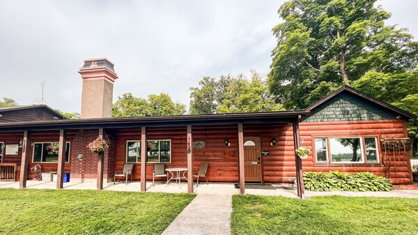 Spacious Lakefront Getaway - Perfect For Families & Events - Bemidji, MN