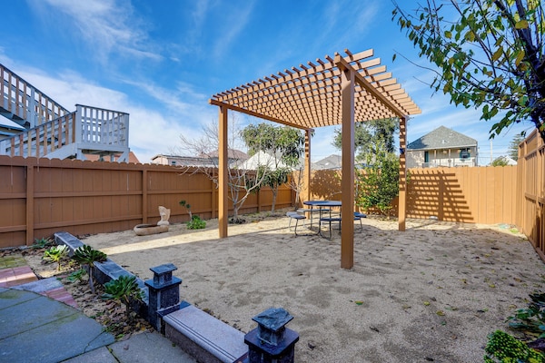 Walk To Crab Cove Beach: Alameda Home W/ Game Room - Alameda, CA