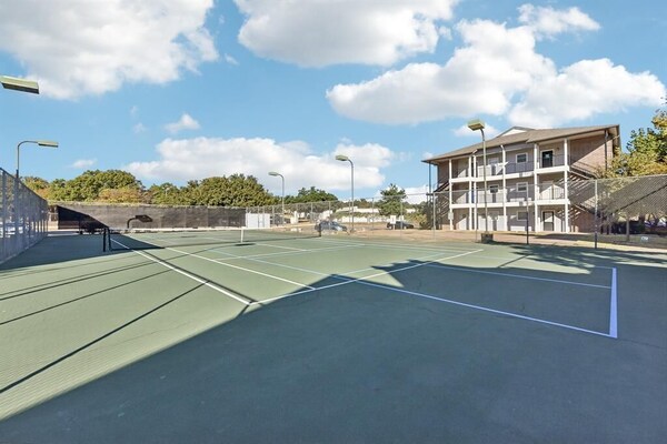 Modern 2br 2ba Near Domain - Q2 Stadium - Sxsw  - Kalahari Resorts - Austin, TX