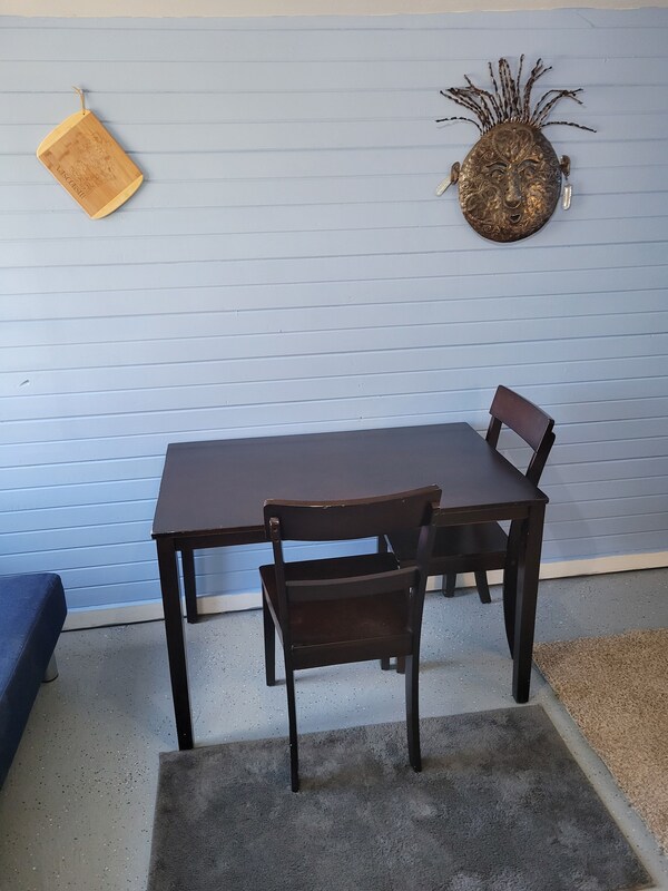 Peaceful And Centrally-located Place.\n - Oak Creek, WI