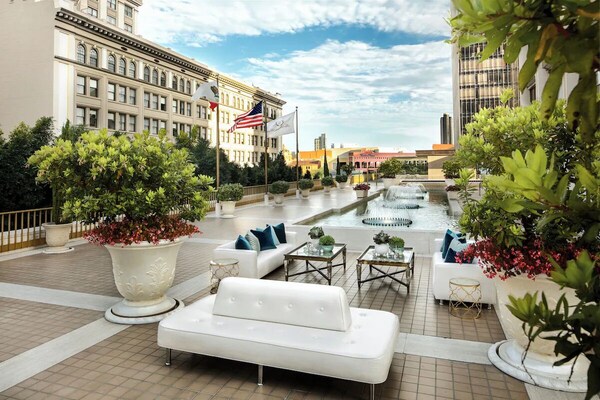 Inviting Room Right In The Vibrant Downtown Life | 2 Family Ready Rooms - Coronado, CA