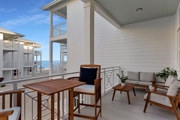 Oceanfront Islamorada Townhome- Private Dock, Pool & Pet-friendly - Islamorada, FL