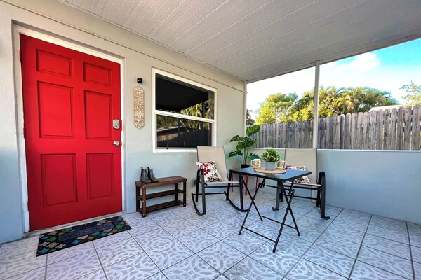 Cozy City Guesthouse With Patio - Hollywood, FL