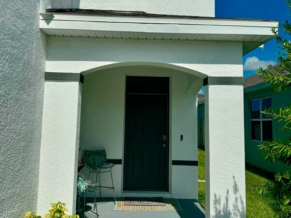 Charming 3-bedroom New House In Wesley Chapel With Wifi, Ac - San Antonio, FL