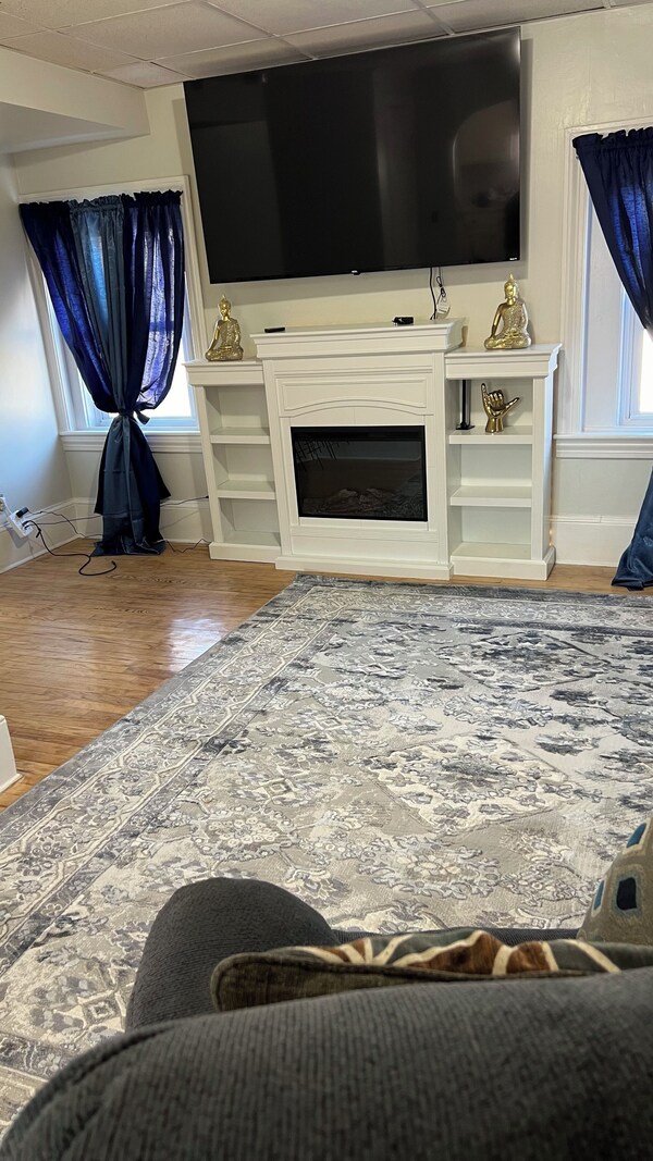 Cozy 2-bedroom Apartment In Beautiful Fall River With Wifi - Fall River, MA