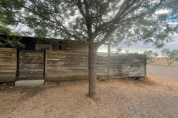Dickson Casita - Private Guesthouse In Marfa, Texas - Texas
