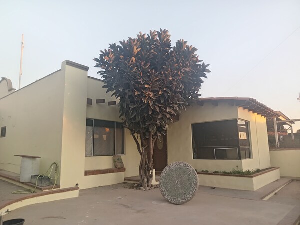 Spacious Single Story Off The Scenic Route Tijuana-rosarito By Convención Center - Rosarito