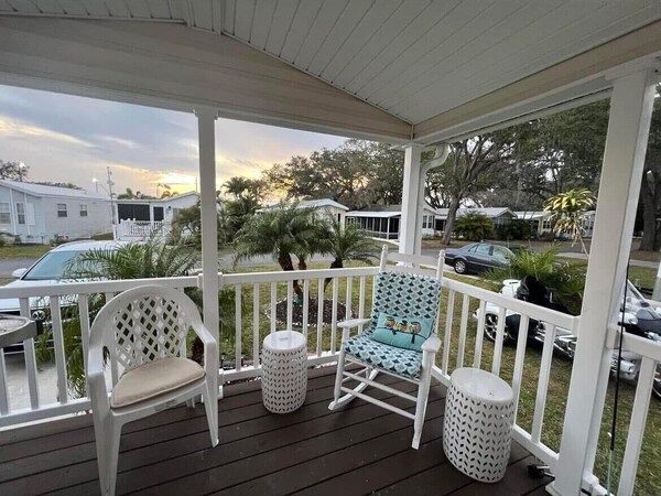 Charming 2-bedroom 1.5 Bath Cottage In The Famous Sun Outdoors In Sarasota - Myakka River State Park, Sarasota