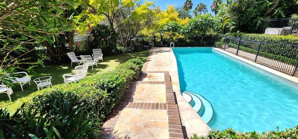 Art Deco Haven In The Heart Of Elizabeth Bay With Outdoor Pool - North Sydney