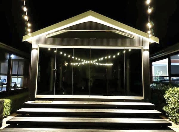 Glasshouse On The River Is Pet Friendly, Bring Your Boat Or Jet-ski - Wisemans Ferry