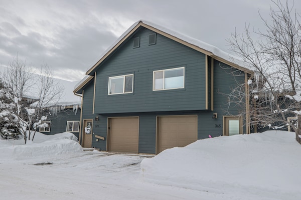 New! Private Hot Tub, Grill, Near Town Center And Big Sky Resort - Montana