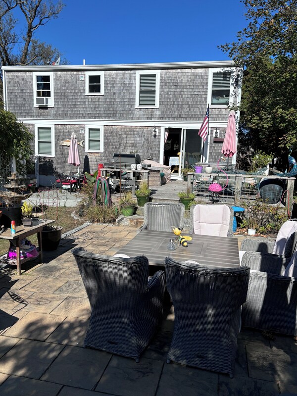 In Town Edgartown 3-bedroom House Minutes From Downtown No Car Needed. - Massachusetts