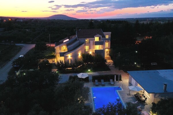 Haus Mit Pool Für Familien Sikovo, Biograd (K-23718) - Biograd na Moru