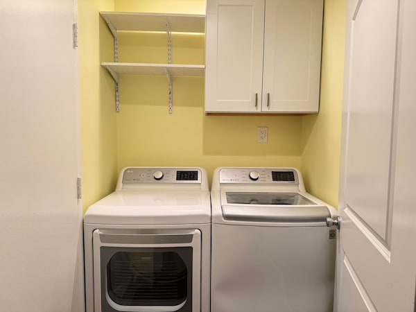 Heart Downtown King Bed City View W Washer Dryer - Decatur, GA