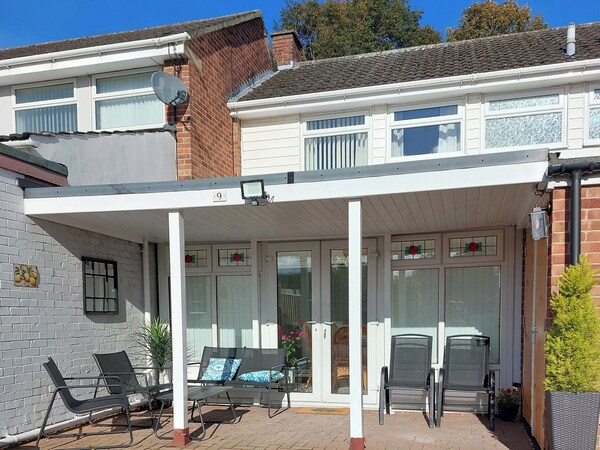 The Lily Pad, Family Friendly, With A Garden In Chesterfield - Chesterfield