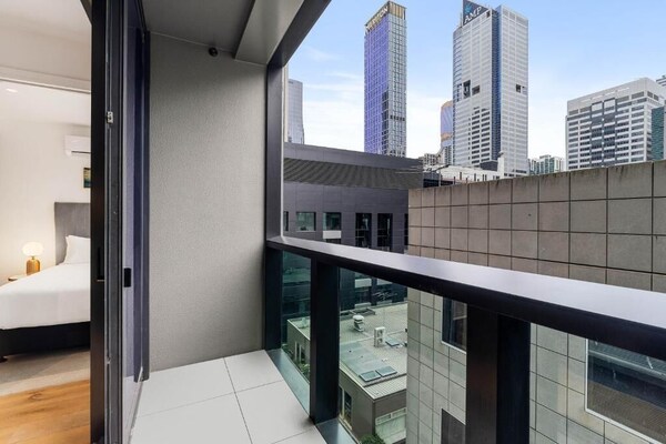 3-bedroom Apartment || 97sqm || Collins Street Melbourne Cbd - Kensington