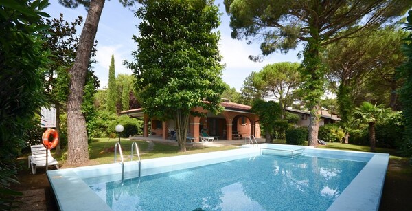 Private Paradise - Exclusive Villa With Stunning Outdoor Pool - Bibione