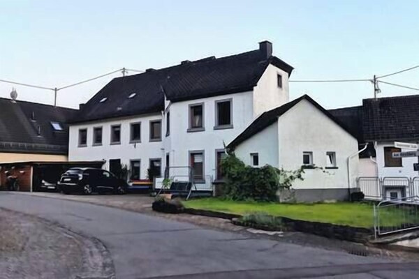 Guestroom 1 Am Kirchberg Daun, Pension Feuster - Daun