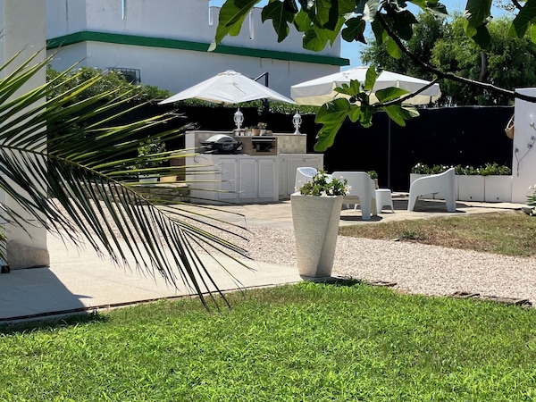 Baia Dell'alba - Superb Beachfront Hacienda In A Green Setting - Termoli