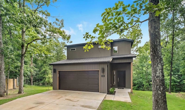 Back 40 Lodge At Blowing Springs - Bentonville, AR
