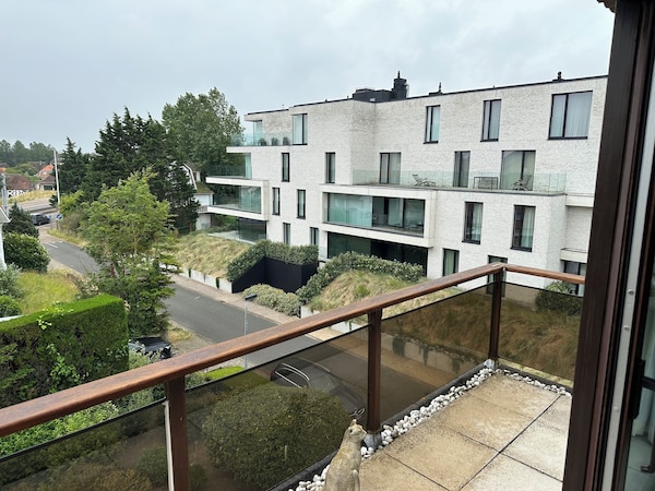 Prachtig Appartement Van 80 M² ,2 Slaapkamers Dichtbij Het Strand, Tram, Centrum - De Panne