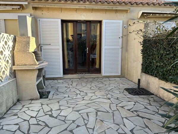 House For 6 In Saint Pierre La Mer With Pool And Garden - ナルボンヌ