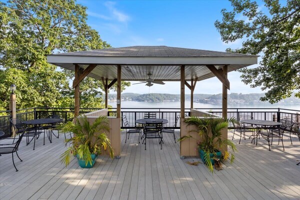 The Falls | 3br Lakefront Condo, Pools & Boat Slip - Lake Ozark, MO