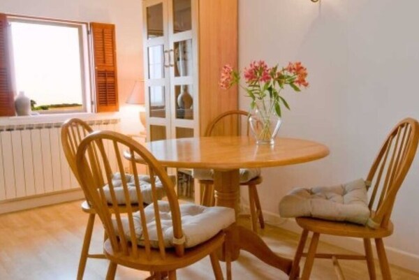 Two Bedroom Apartment Situated In The Countryside Parish Of St Pierre Du Bois - Guernsey