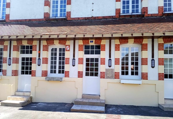 Gîte De L'olivier, 8 Chambres, Grand Espace De Vie, Salle De Jeux / Fitness, Bar - Loiret