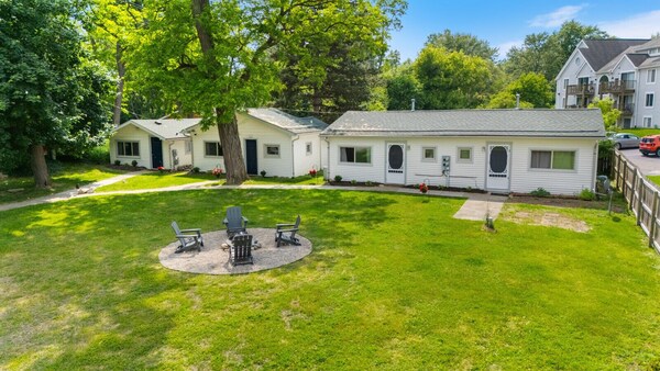 Cottage W/ Lake Access Unit 3 - Whitmore Lake, MI