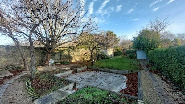 Stunning, Unique & Elegantly Refurbed Seafront 2bd - Dublin